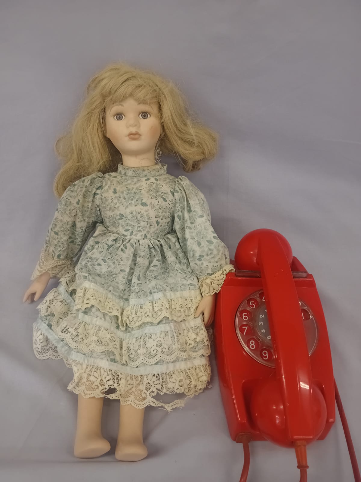Lot 117 - Symphony Annie Porcelain Doll - Grand Oak Auctions