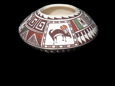 Lot 619 - Authentic Native American Hand-crafted Pottery from the ...