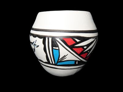 Lot 758 - Authentic Native American Hand-crafted Pottery from the ...