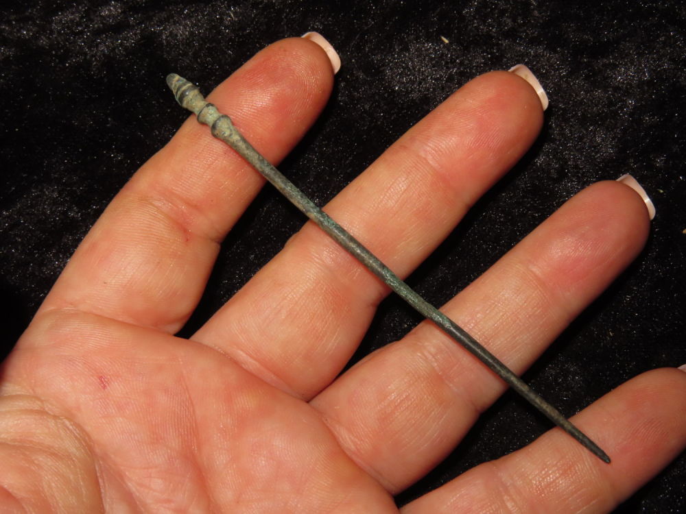 Lot 246 - ANCIENT ROMAN BRONZE AGE DECORATIVE VIKING HAIRPIN, CLOAK PIN ...