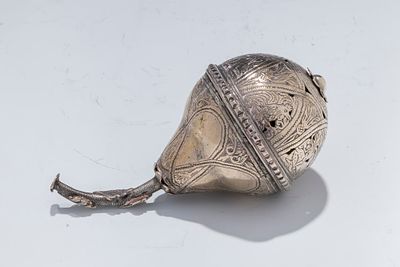 Lot 96 – TRAVELING SILVER SPICE CONTAINER. Poland, 18th century. With a ...