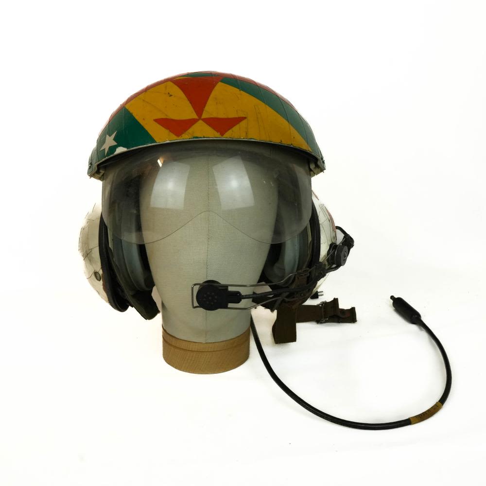 Vintage US Military Flight Helmet: 1970s-1980s Collectible!