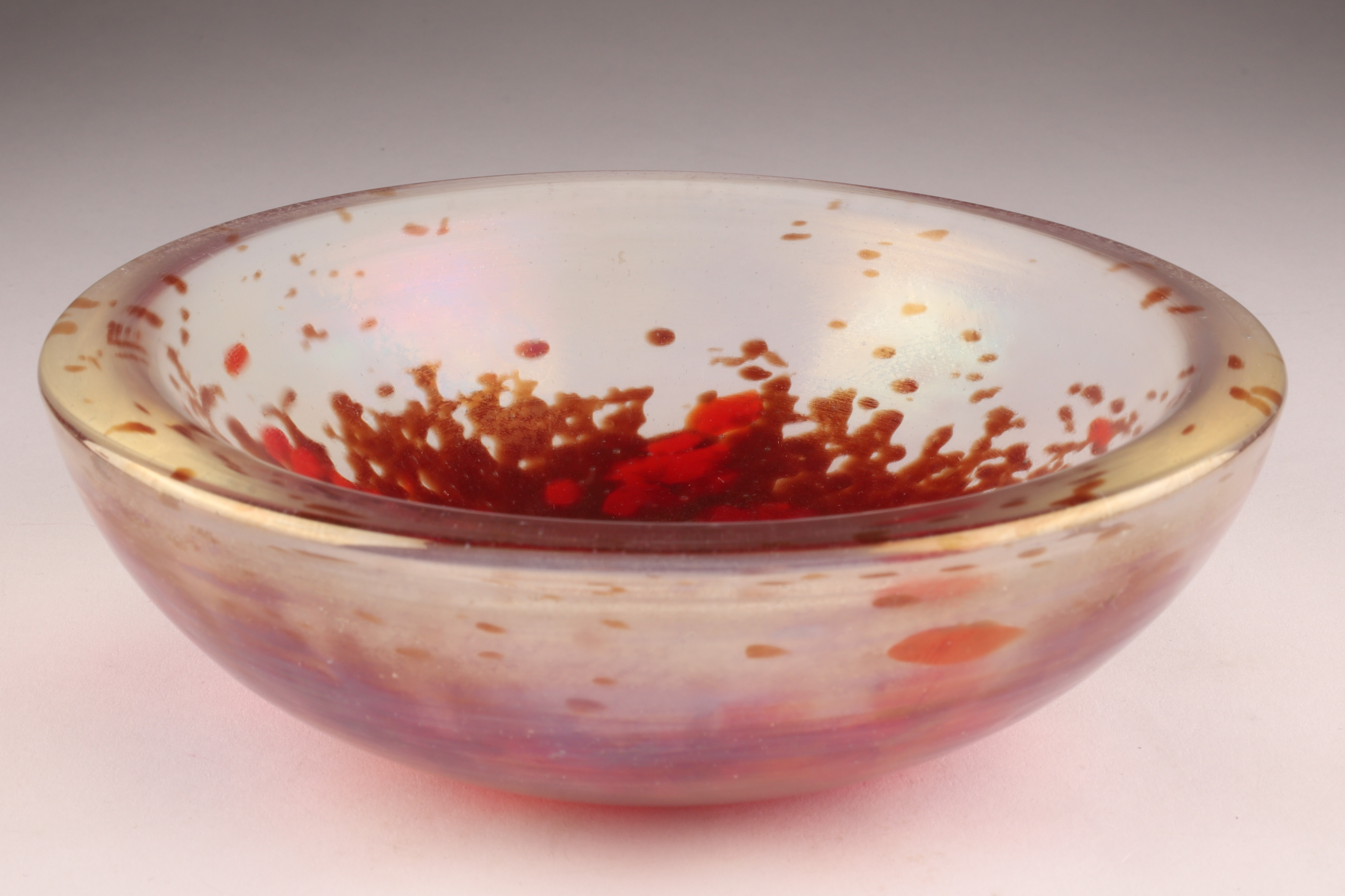 Lot 63 - DINO MARTENS AURELIANO TOSO Murano 'A Mace' Bowl, Red/Gold ...