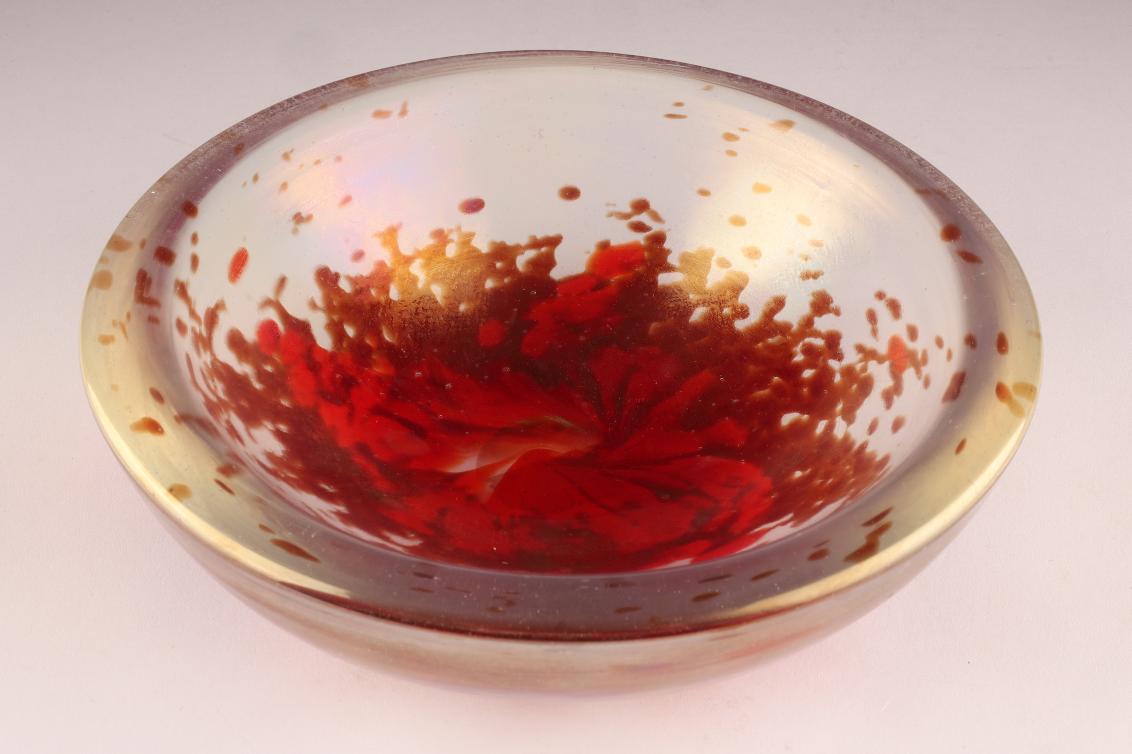 Lot 63 - DINO MARTENS AURELIANO TOSO Murano 'A Mace' Bowl, Red/Gold ...