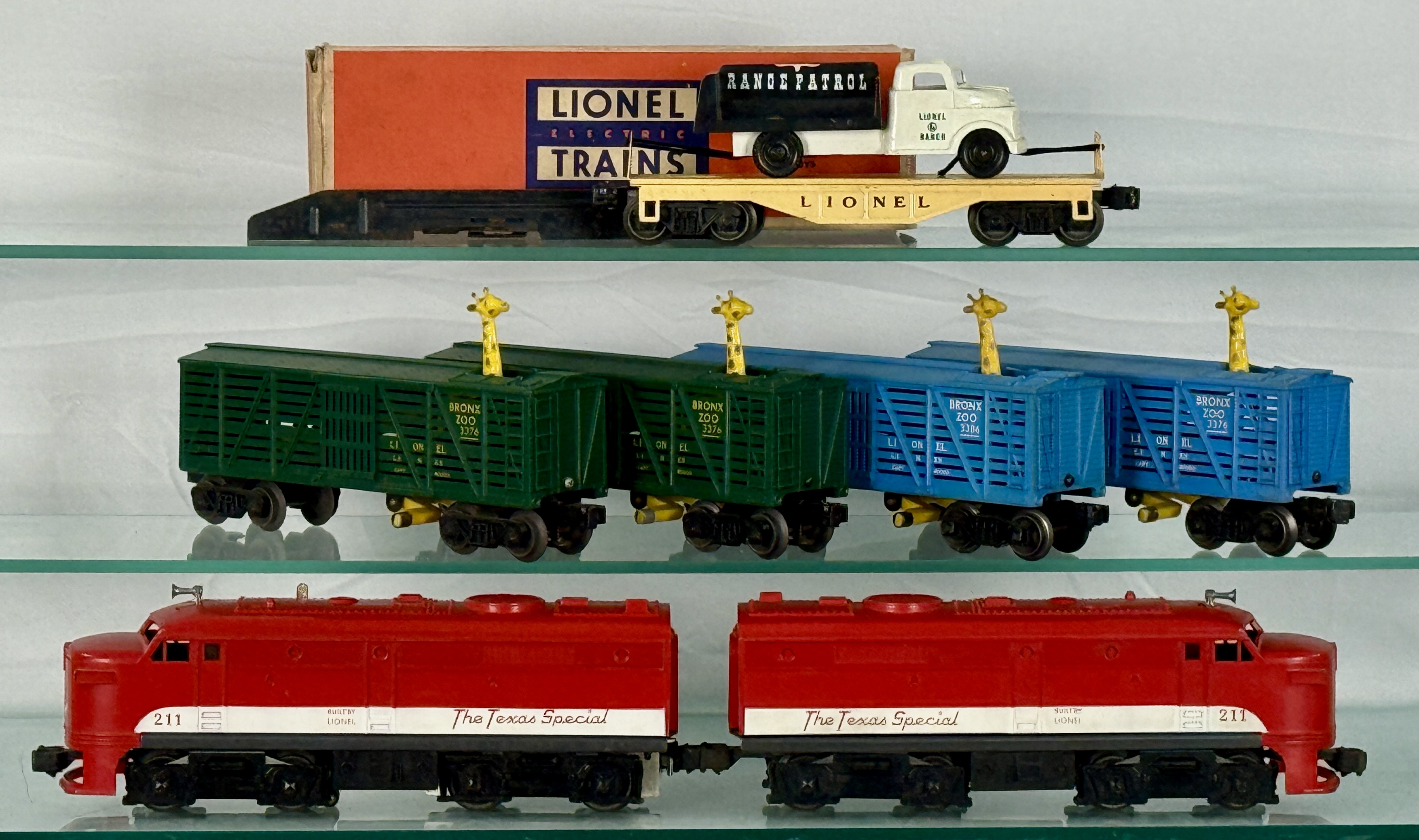 Lot 374 - Lionel Giraffe Train | Lloyd Ralston Toys