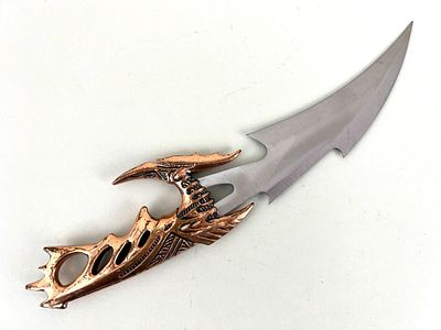 Lot 18 - Leviathan Blade Fantasy Knife with Curved Blade | Magna ...