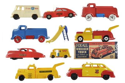 Lot 222 - (9) Marx Plastic Vehicles Marx Fix-All Wrecker Boxed & Others ...
