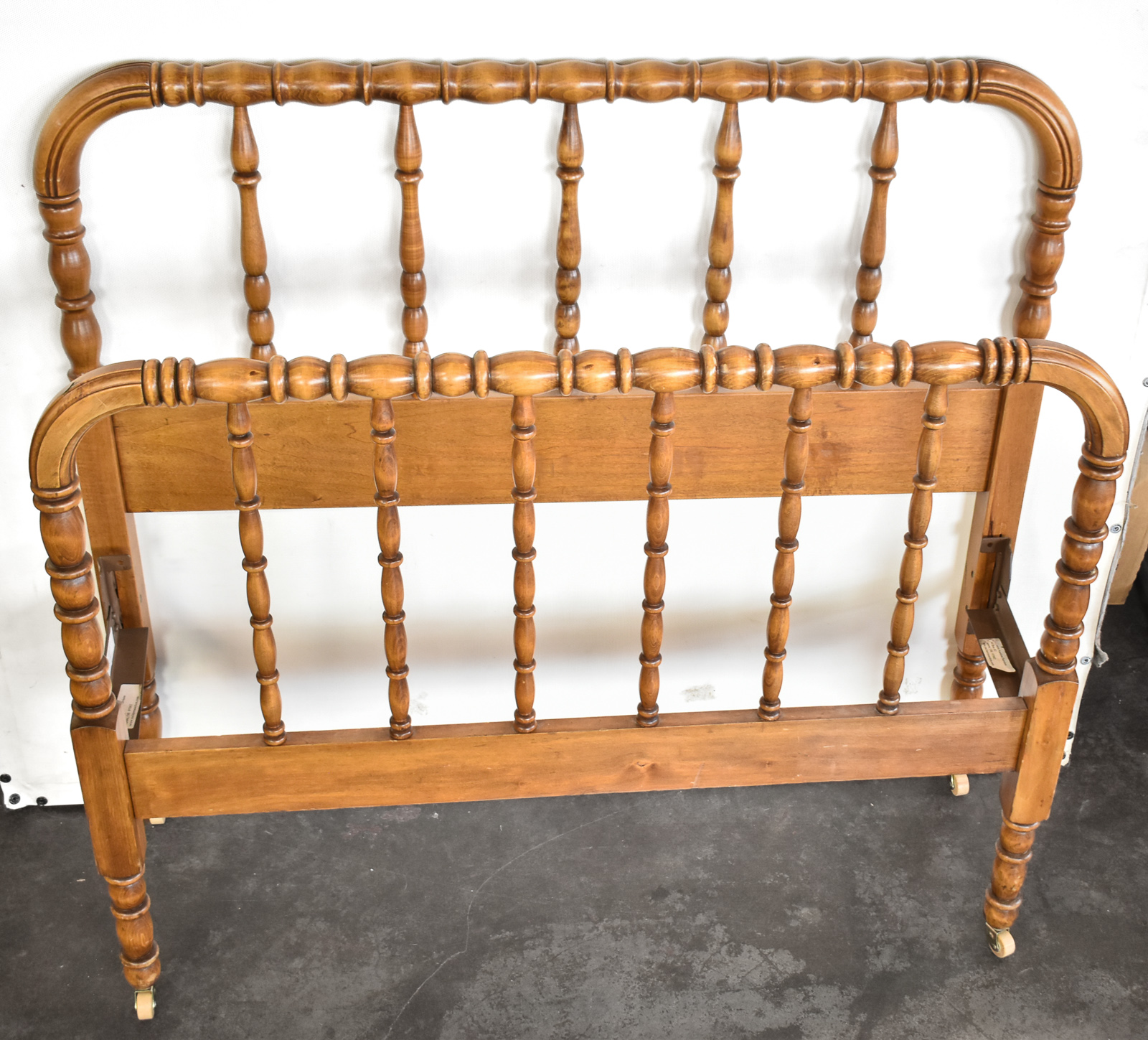 Lot 198 - JERRY LIND STYLE TWIN BED HEAD AND FOOTBOARD | McLaren ...