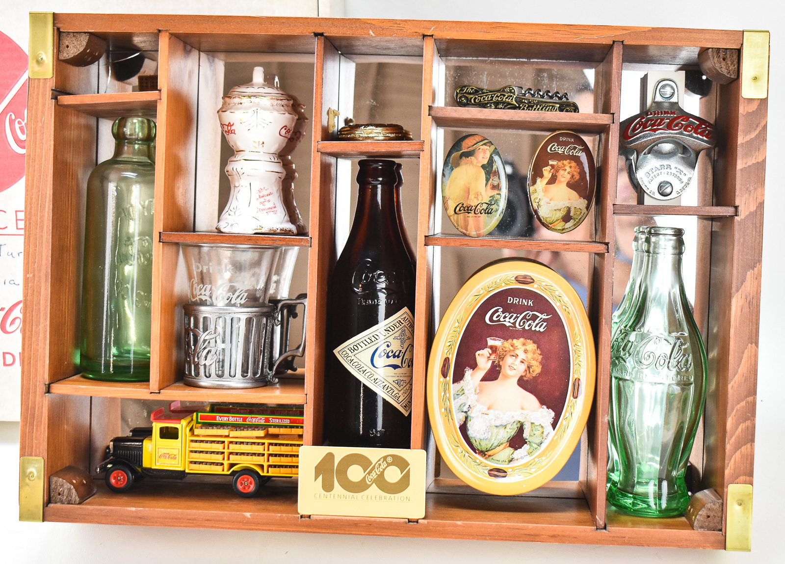 Lot 353 - 1985 COCA-COLA CENTENNIAL DISPLAY CASE | McLaren Auction Services