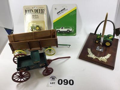 Lot 90 - JOHN DEERE ITEMS | Mollett Auctions