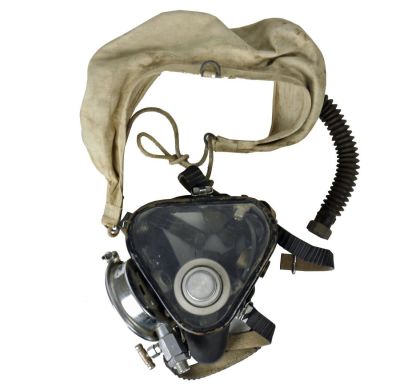 Lot 160 – Vintage DESCO Jack Browne Mask w/ Comms & Breathing Bag ...