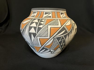 Lot 80 – Garcia, Beverly, Acoma, NM, pottery – Red Barn Studio