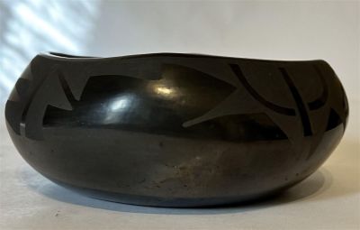 Lot 95 – A., Fidel, Native American pottery – Red Barn Studio