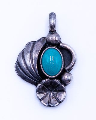 Lot 660 - Signed RD Navajo Turquoise Sterling Blossom Pendant | Retro ...