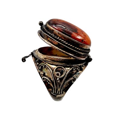 Lot 295 - Vintage Sterling Amber Poison Ring Sz 6 | Retro Roadshow Auctions