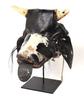 Lot 191 – Folk Art Bull Mask or Dugn’be – Scollard Auctions