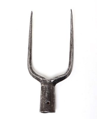 Lot 33 – Spanish Colonial War Fork, 18th c. – Scollard Auctions