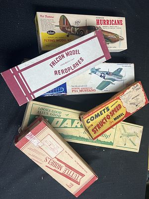 Lot 47 - Vintage Model Kits | Seminole Estate Auctions