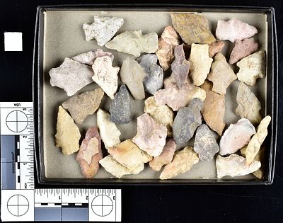 Lot 160 – Large Lot of Indiana Arrowheads - The Artifact Company