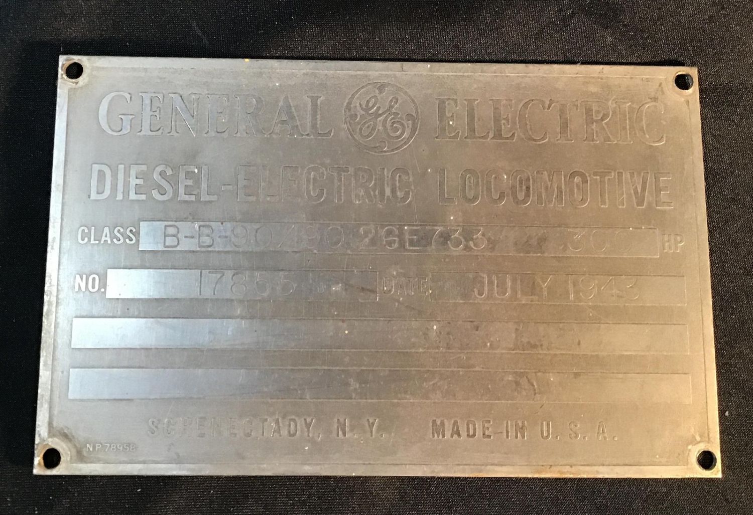 Lot 109 - Vintage locomotive General Electric plaque 1943, 8 inches ...