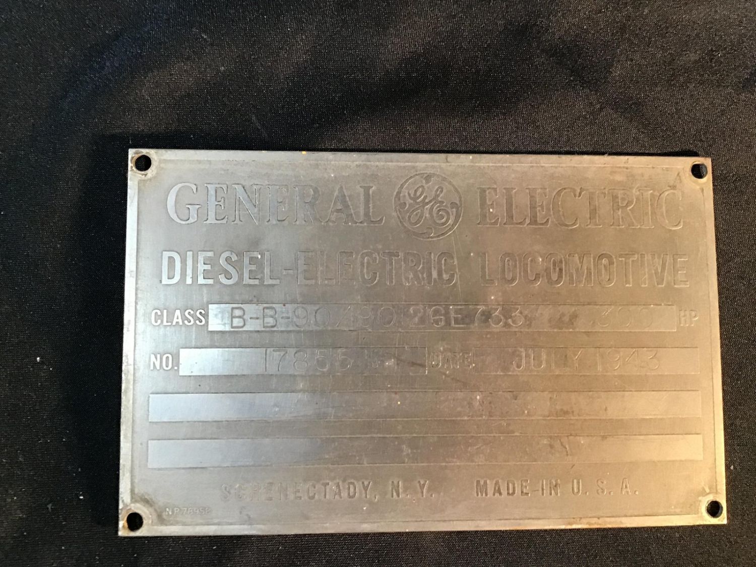 Lot 109 - Vintage locomotive General Electric plaque 1943, 8 inches ...