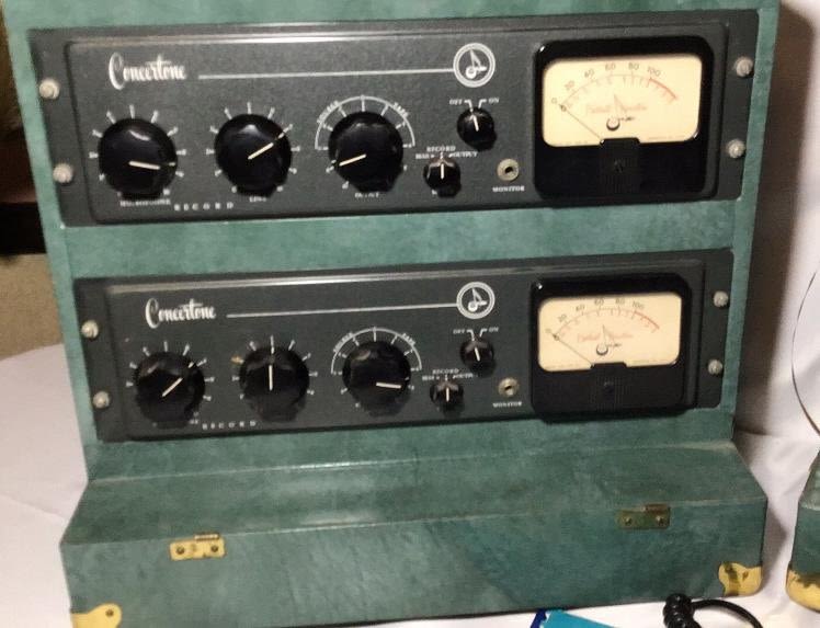 Lot 37 - American Electronics Series 30 Recorder Model 33 Measures L 20 ...