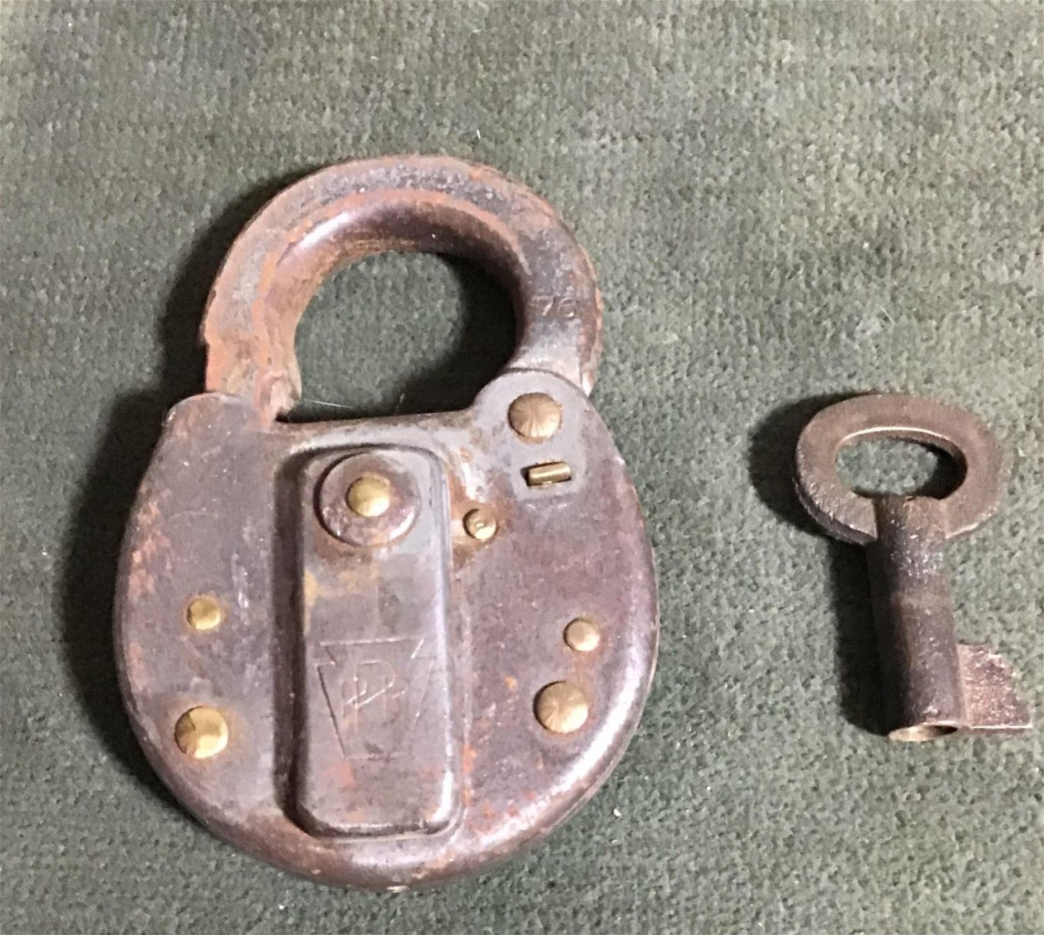 Lot 71 - Pennsylvania Railroad Lock and Key . | The Lodge Auction House