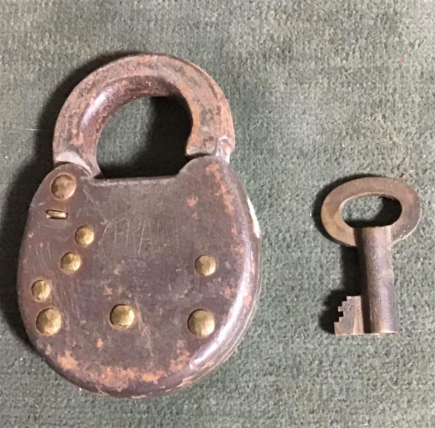 Lot 71 - Pennsylvania Railroad Lock and Key . | The Lodge Auction House