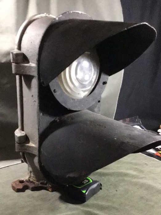 Lot 174 - Vintage Railroad Signal Light H 20 x L 10 x D 15 . | The ...