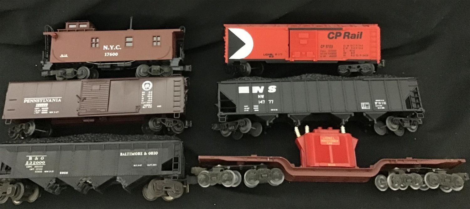 Lot 292 - Lionel Williams O Scale Assorted Rolling Stock Lot CP Rail 9703 Norfolk Central 14777 ...