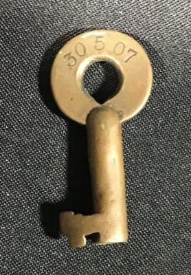 Lot 18 – CCC & STL Railroad Key . – The Lodge Auction House
