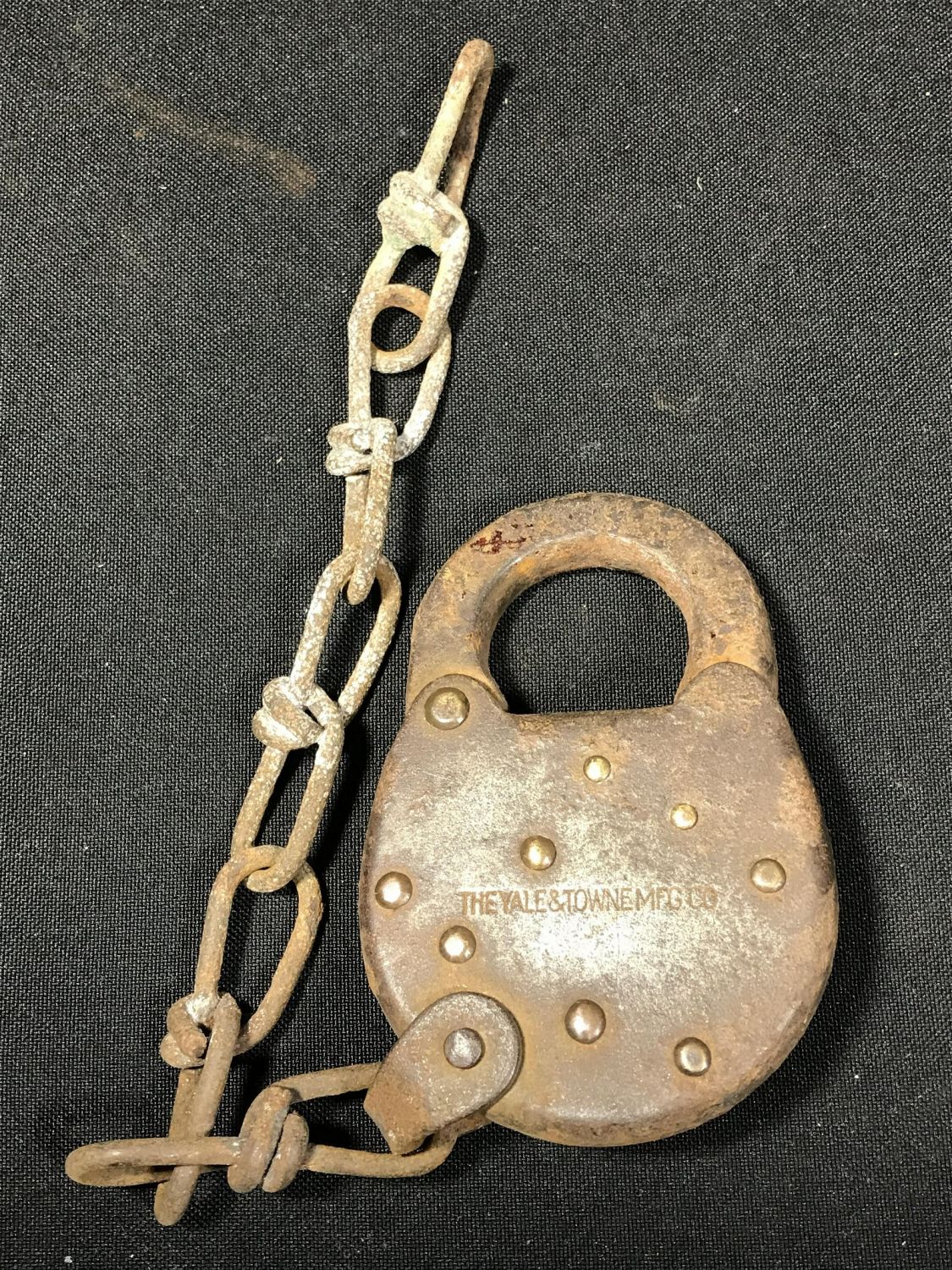 Lot 88 - The Yale & Towne Mfg Co. Padlock . | The Lodge Auction House