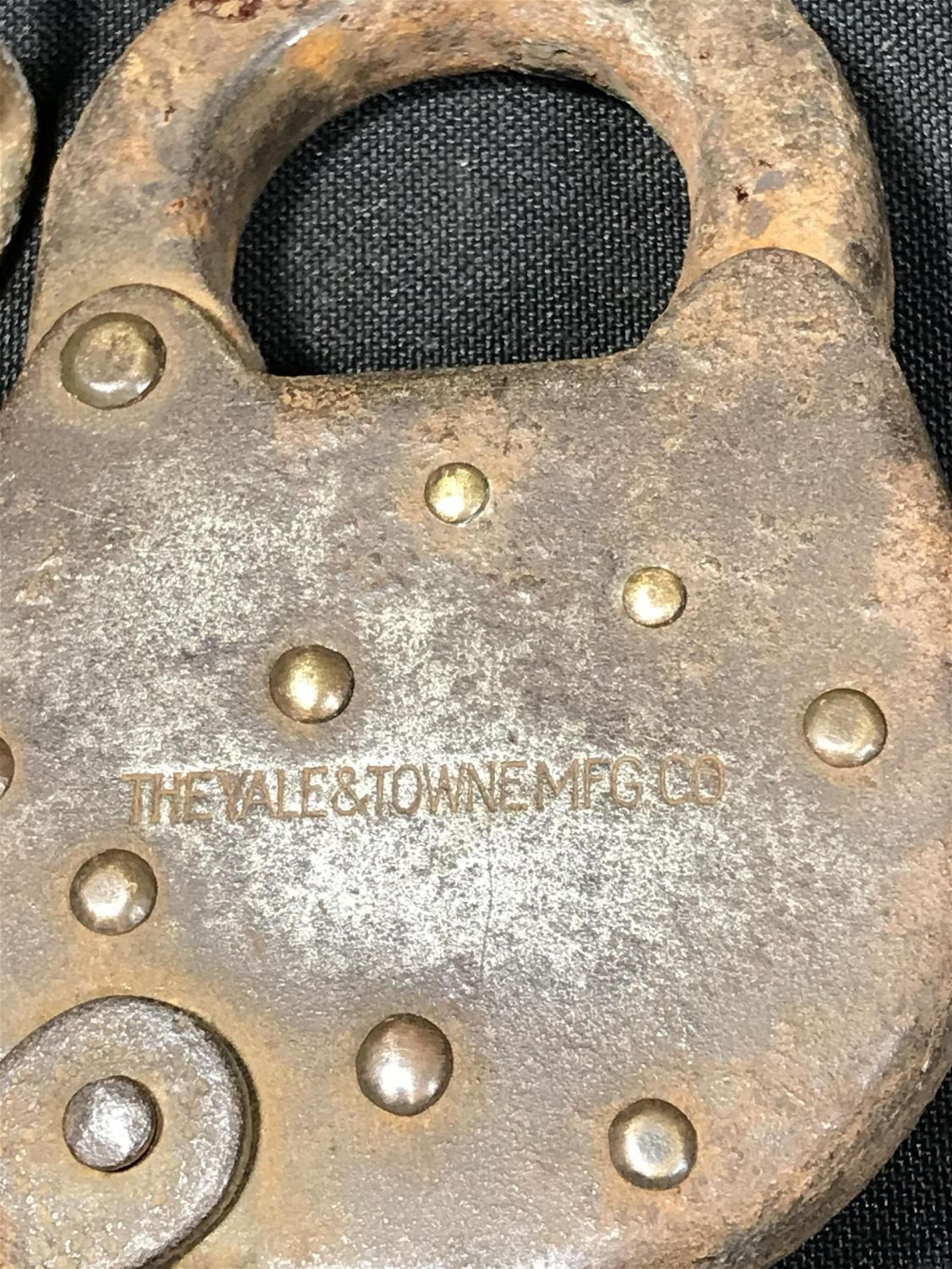 Lot 88 - The Yale & Towne Mfg Co. Padlock . | The Lodge Auction House