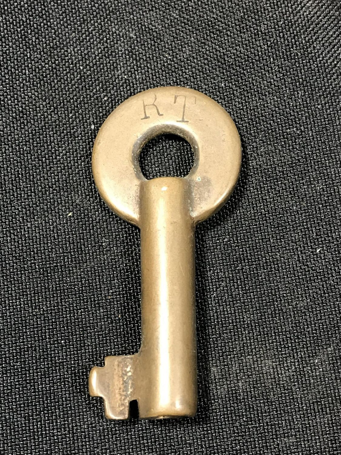 Lot 91 - CM & STP RR padlock key Chicago Milwaukee & St. Paul Railroad ...
