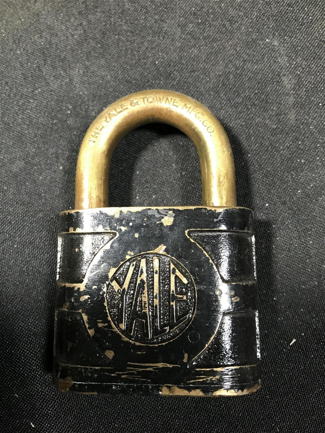 Lot 94 - The Yale & Towne Mfg Co Padlock . | The Lodge Auction House