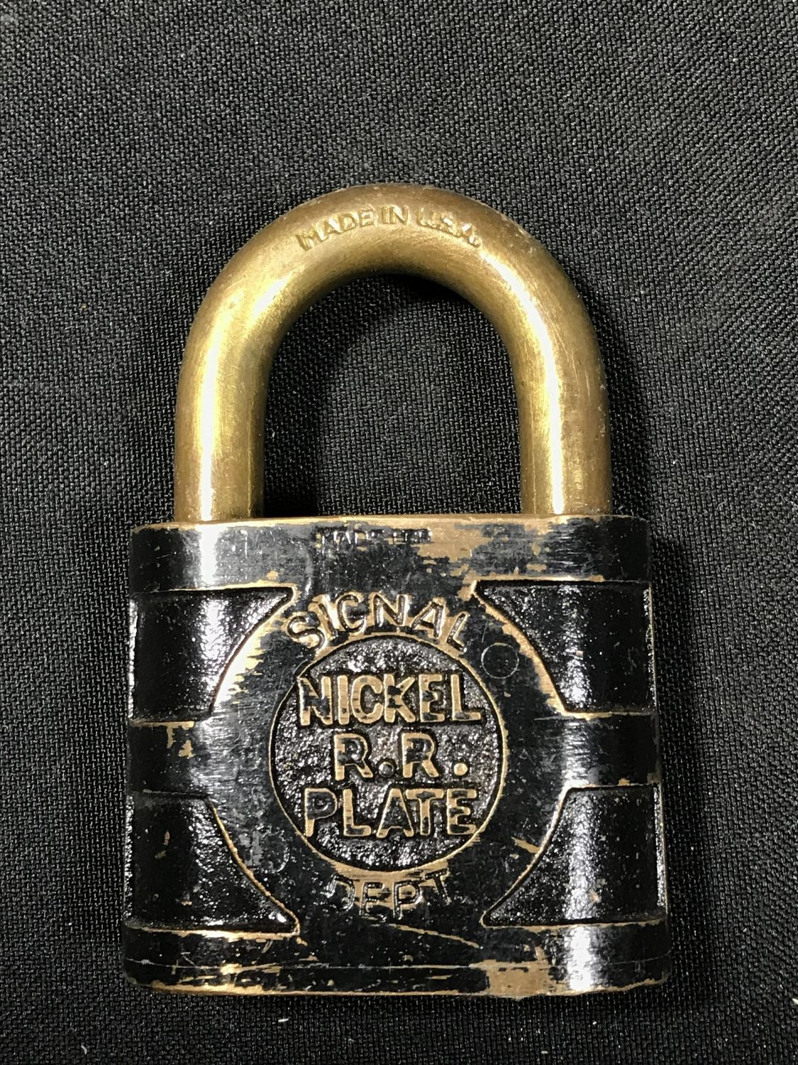 Lot 94 - The Yale & Towne Mfg Co Padlock . | The Lodge Auction House