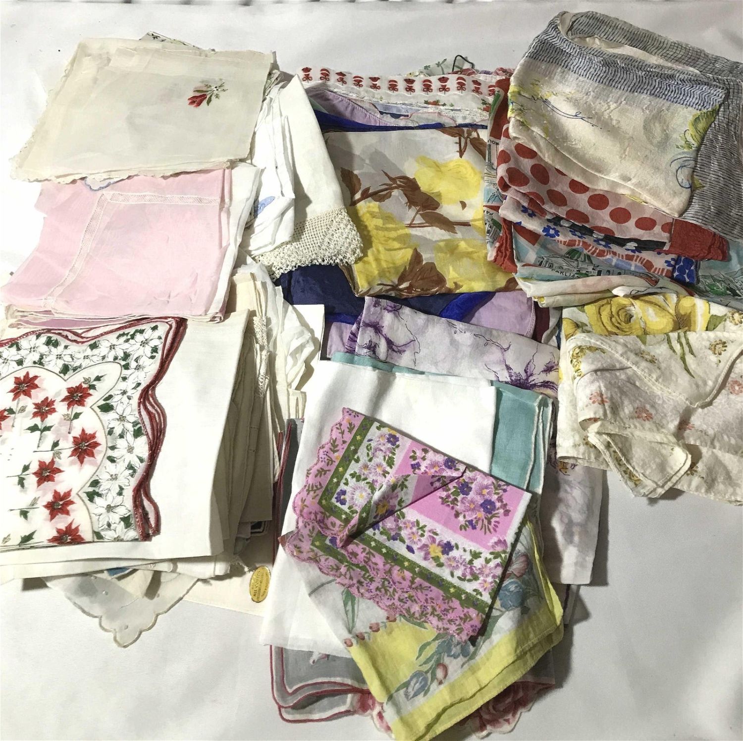 Lot 11 - Vintage Womanâ€™s Handkerchief Collection | The Lodge Auction ...
