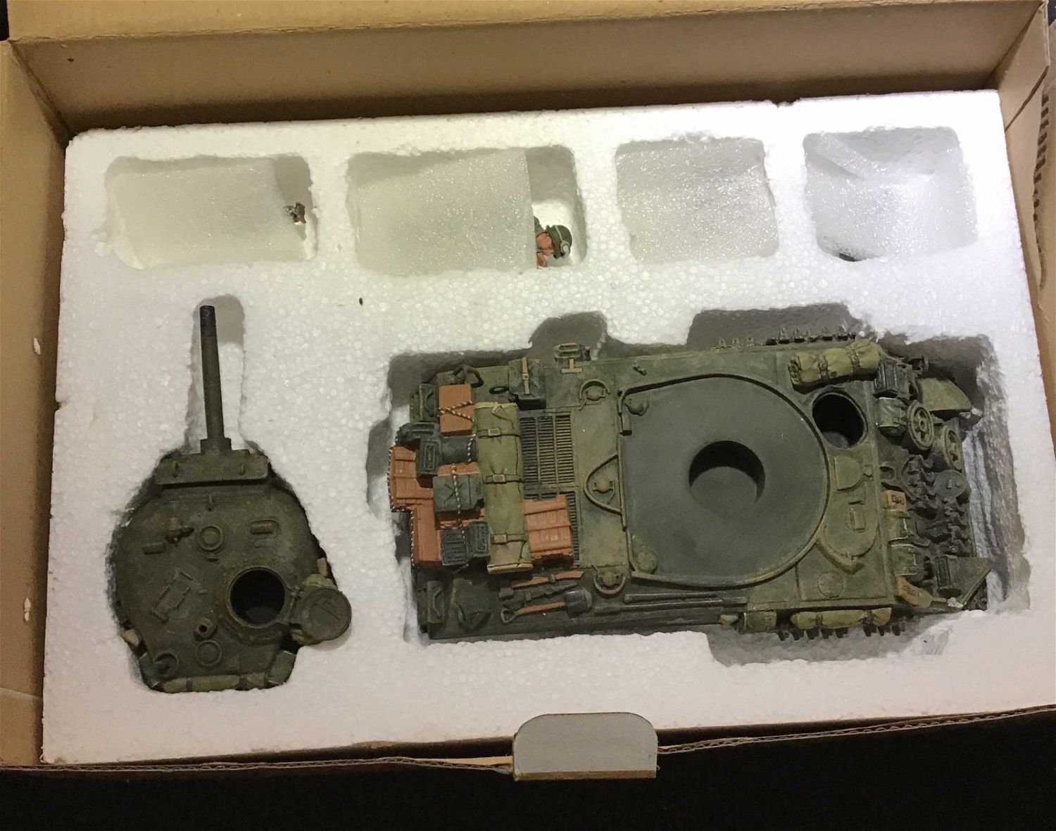 Lot 155 - King & Country DD45 - M4 A3 Sherman tank | The Lodge Auction ...