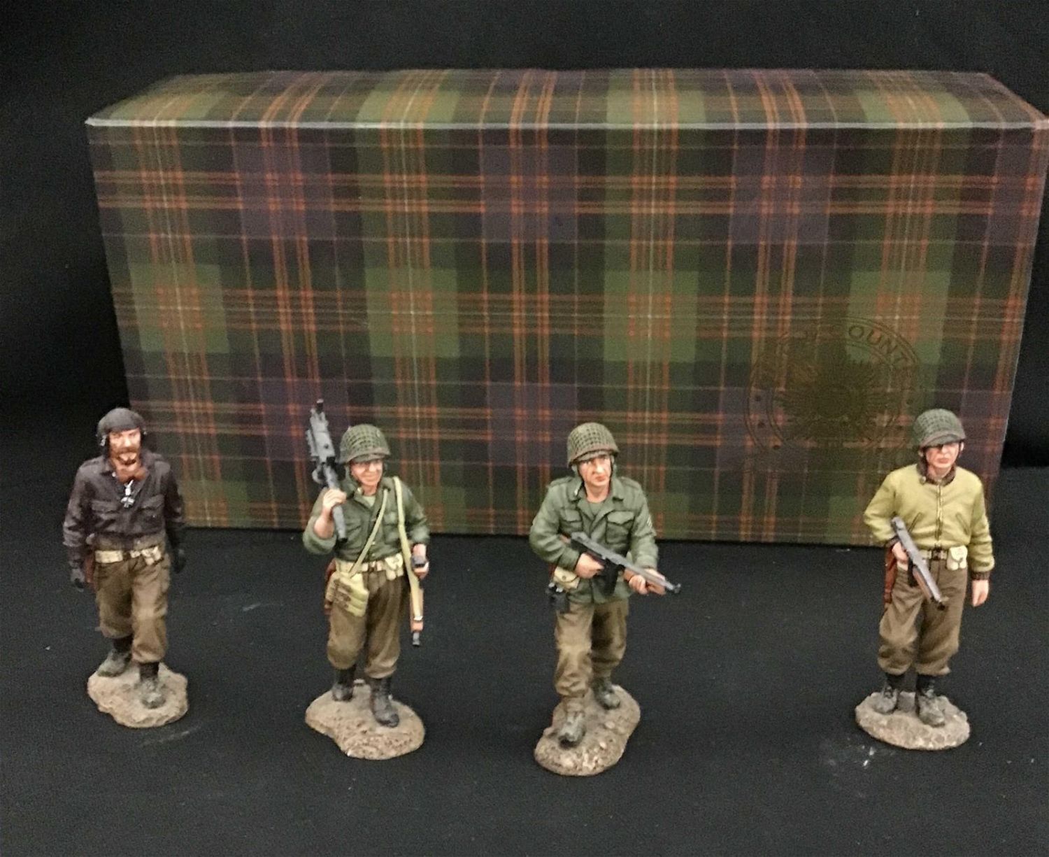 Lot 151 - King & Country WW2 US DD239 Gang of Heroes | The Lodge ...