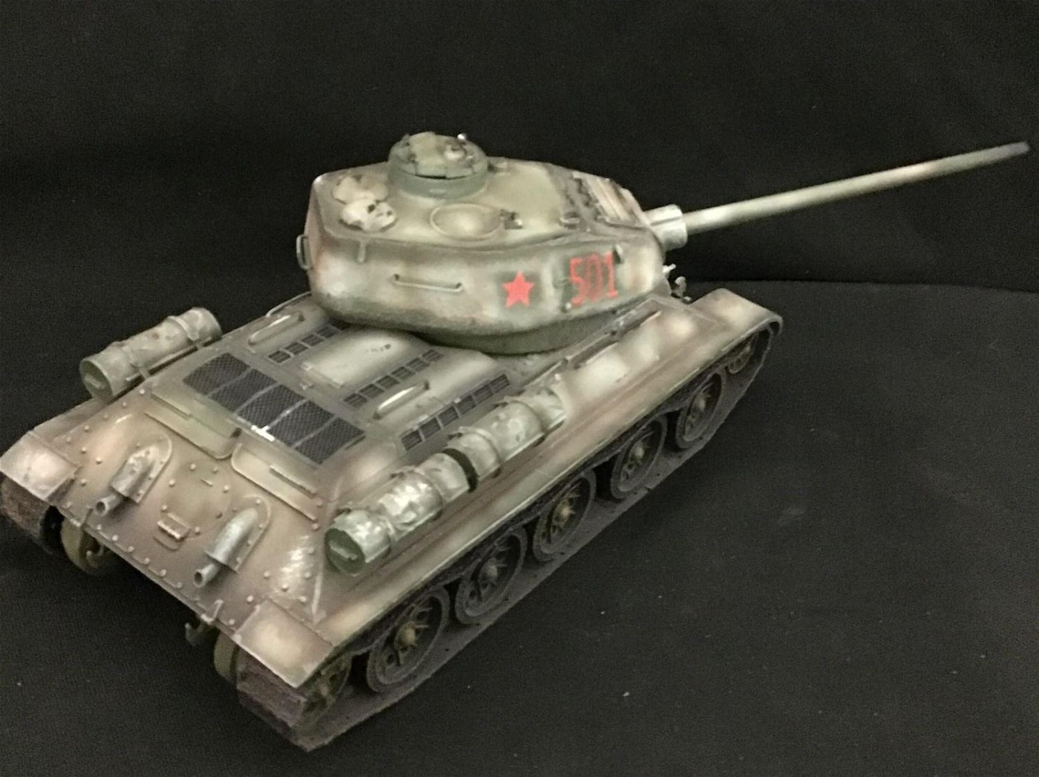 Lot 224 - Figarti Miniatures WW2 EFR-019 Russian T34/85 | The Lodge ...