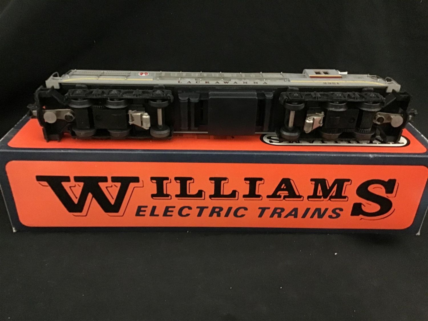 Lot 287 – Williams Electric Train Engine 2321 Box 4123 – The Lodge ...