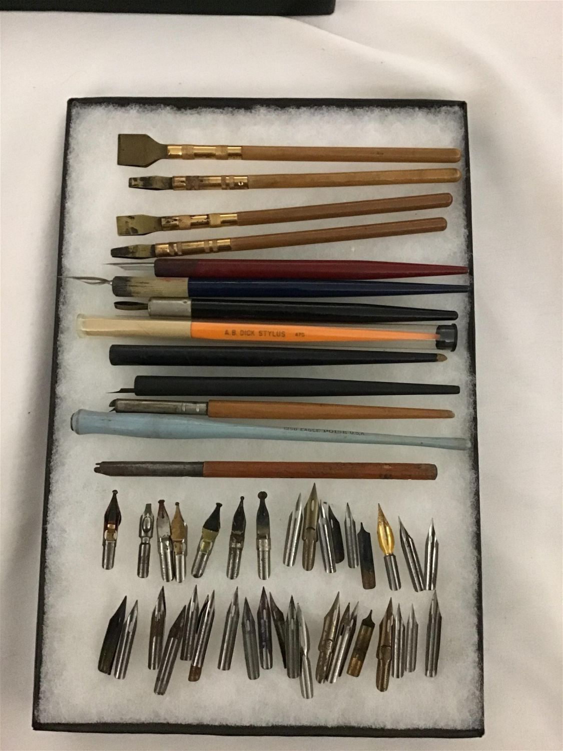 Lot 95 - Vintage Script & Stamp Holder Pens | The Lodge Auction House