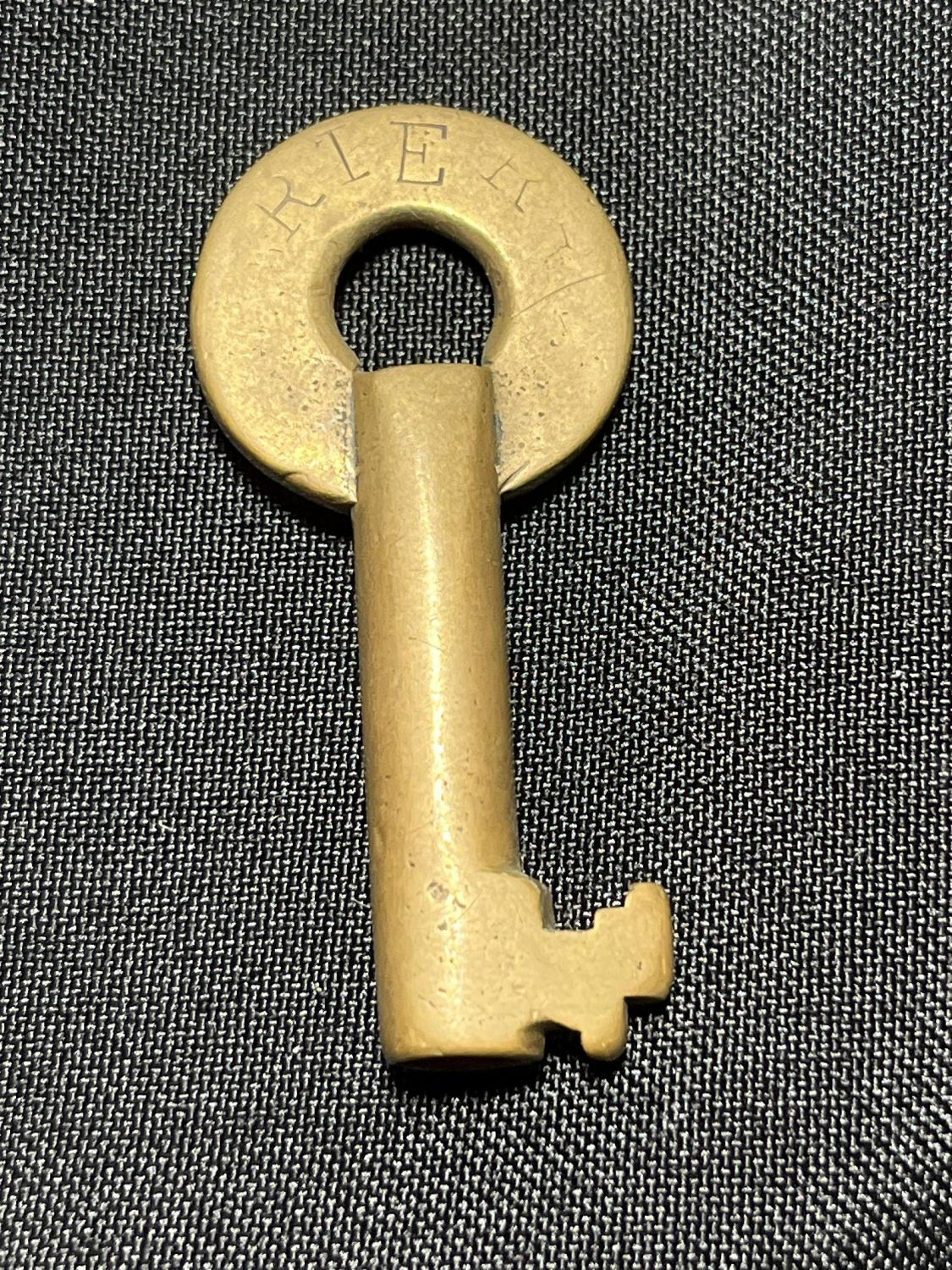 Lot 1A – Railroad Keys (4) Penn Central, Erie & New York Central System ...