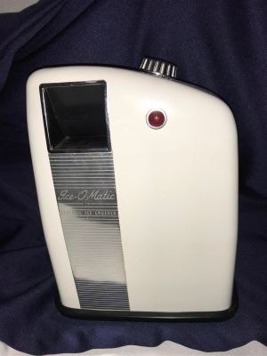 Lot 28 - 1950s Ice-O-Matic Ice Crusher Machine | The Lodge Auction House