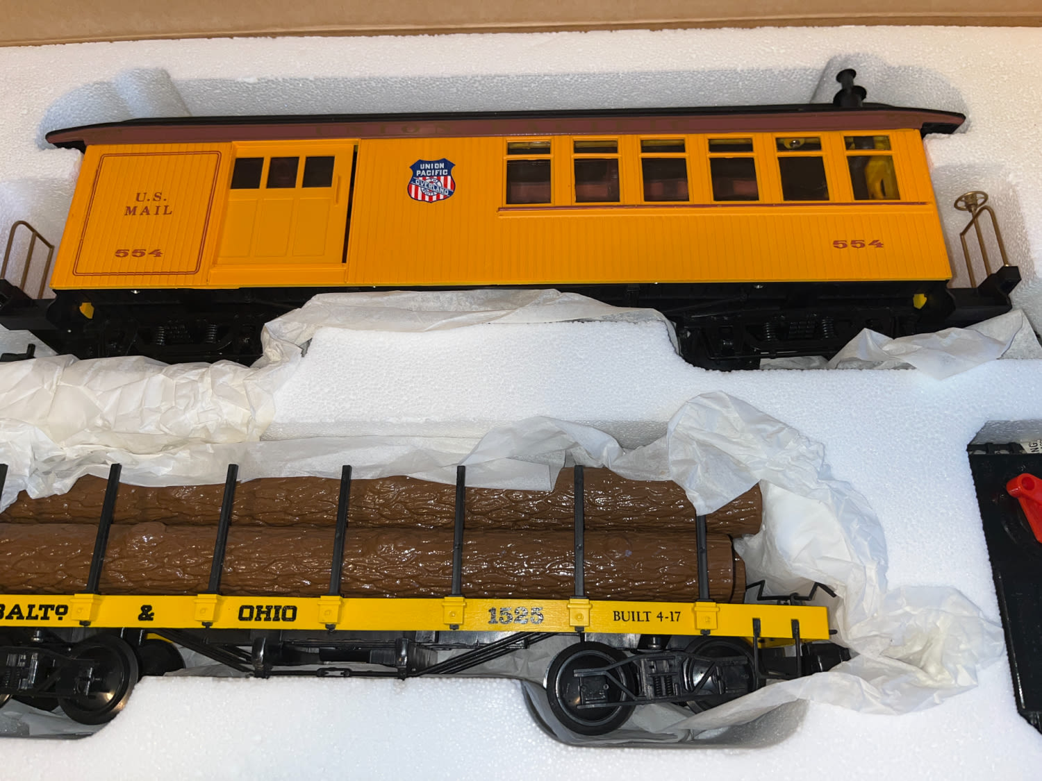Lot 6 – Bachmann Big Haulers Prairie Flyer Set – The Lodge Auction House