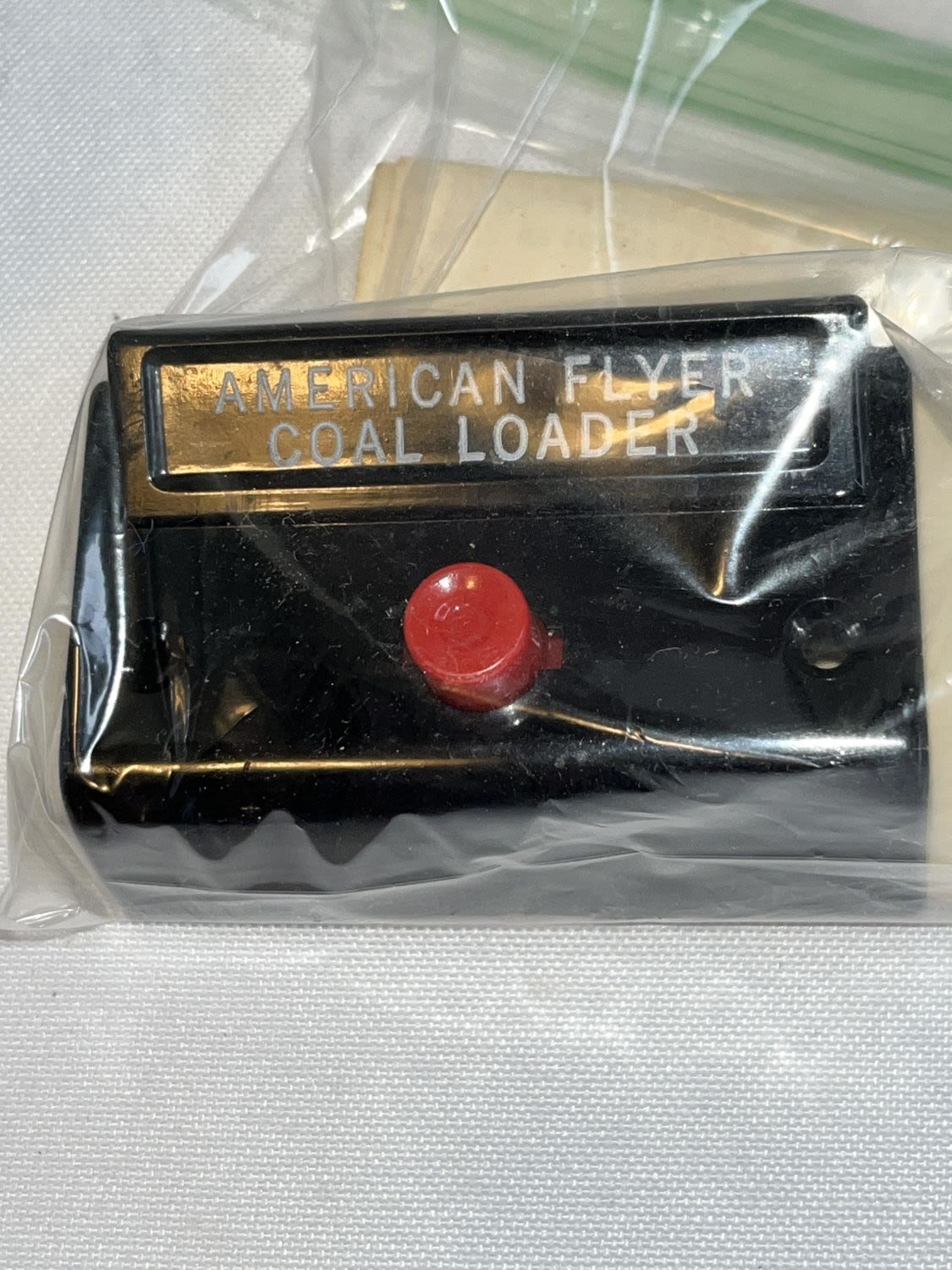 Lot 56 - American Flyer HO Coal Loader in org box | The Lodge Auction House