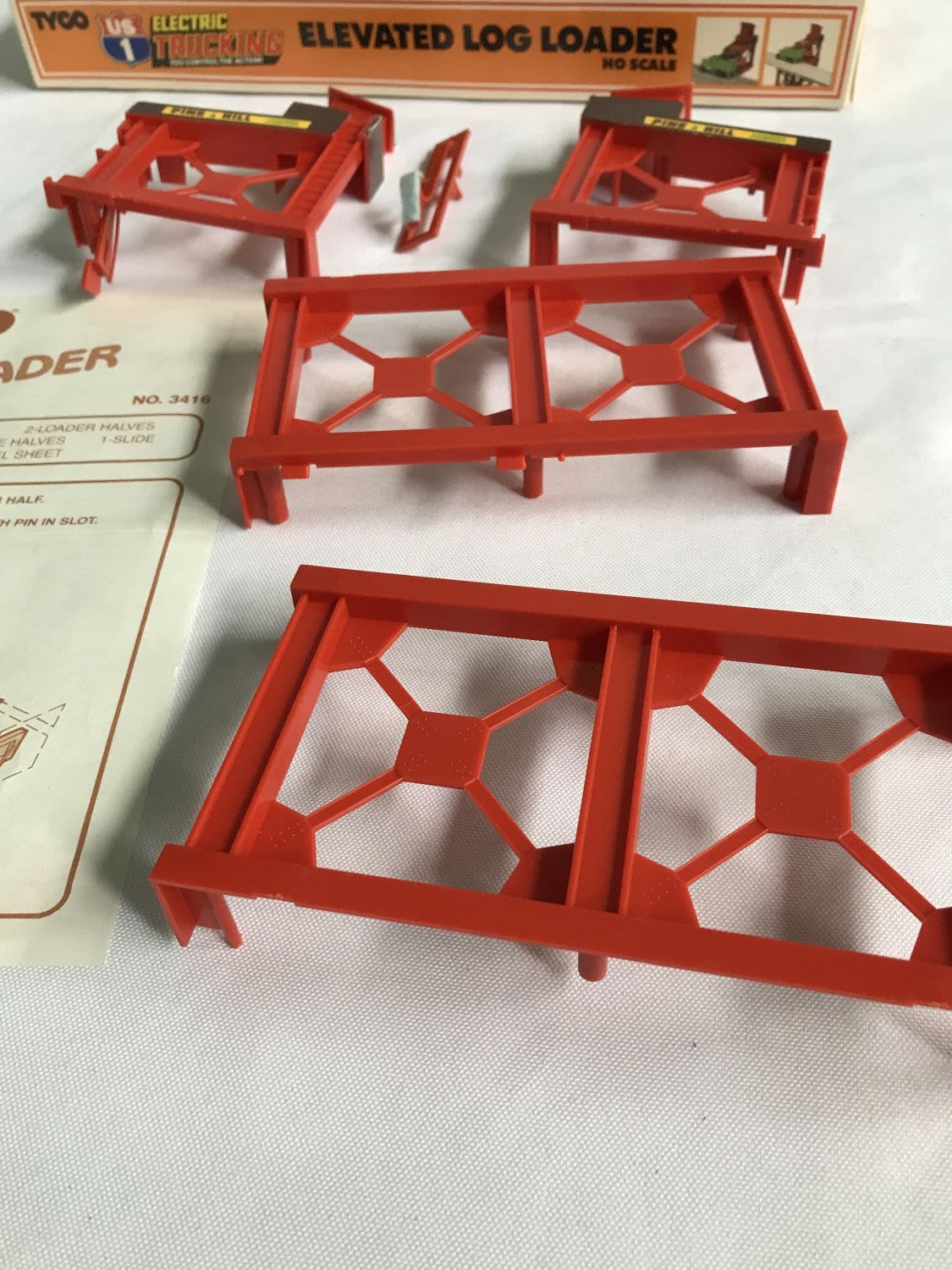 Lot 185 - TYCO Elevated Log Loader Accessory | The Lodge Auction House