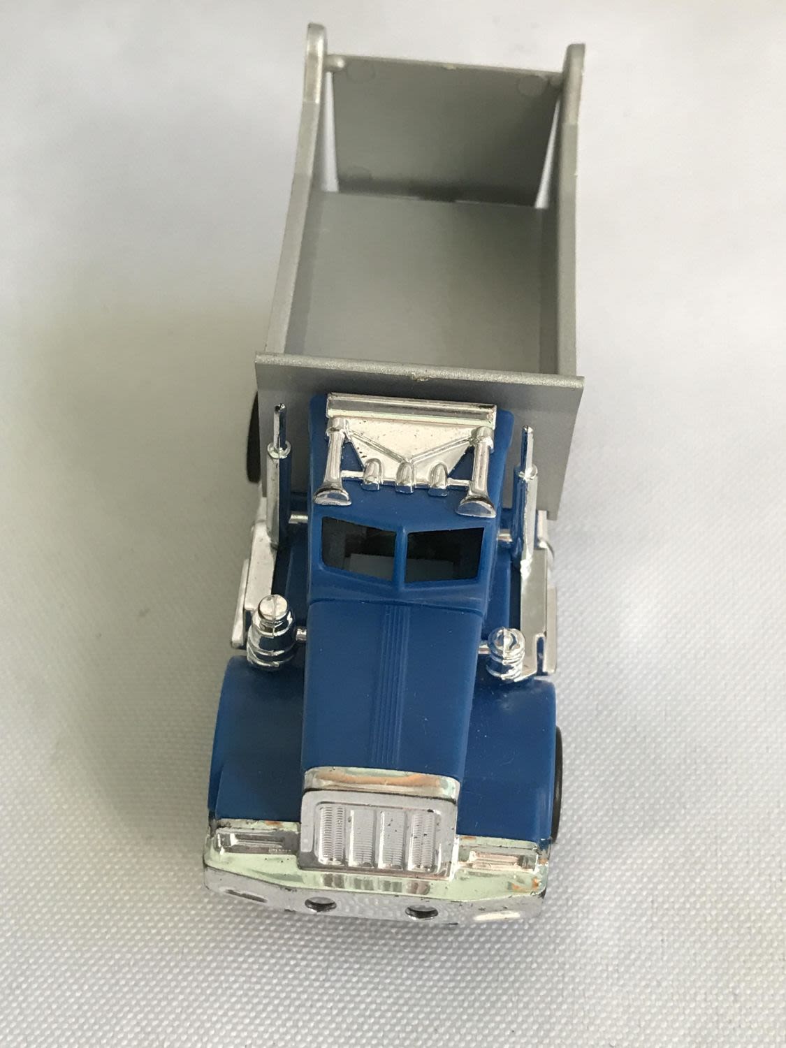 Lot 223 - TYCO US1 Electric Blue & Silver Dump Truck | The Lodge ...