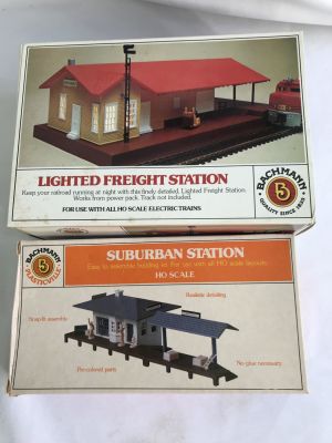 Lot 236 – Bachmann Lighted Freight Station & Suburban – The Lodge ...