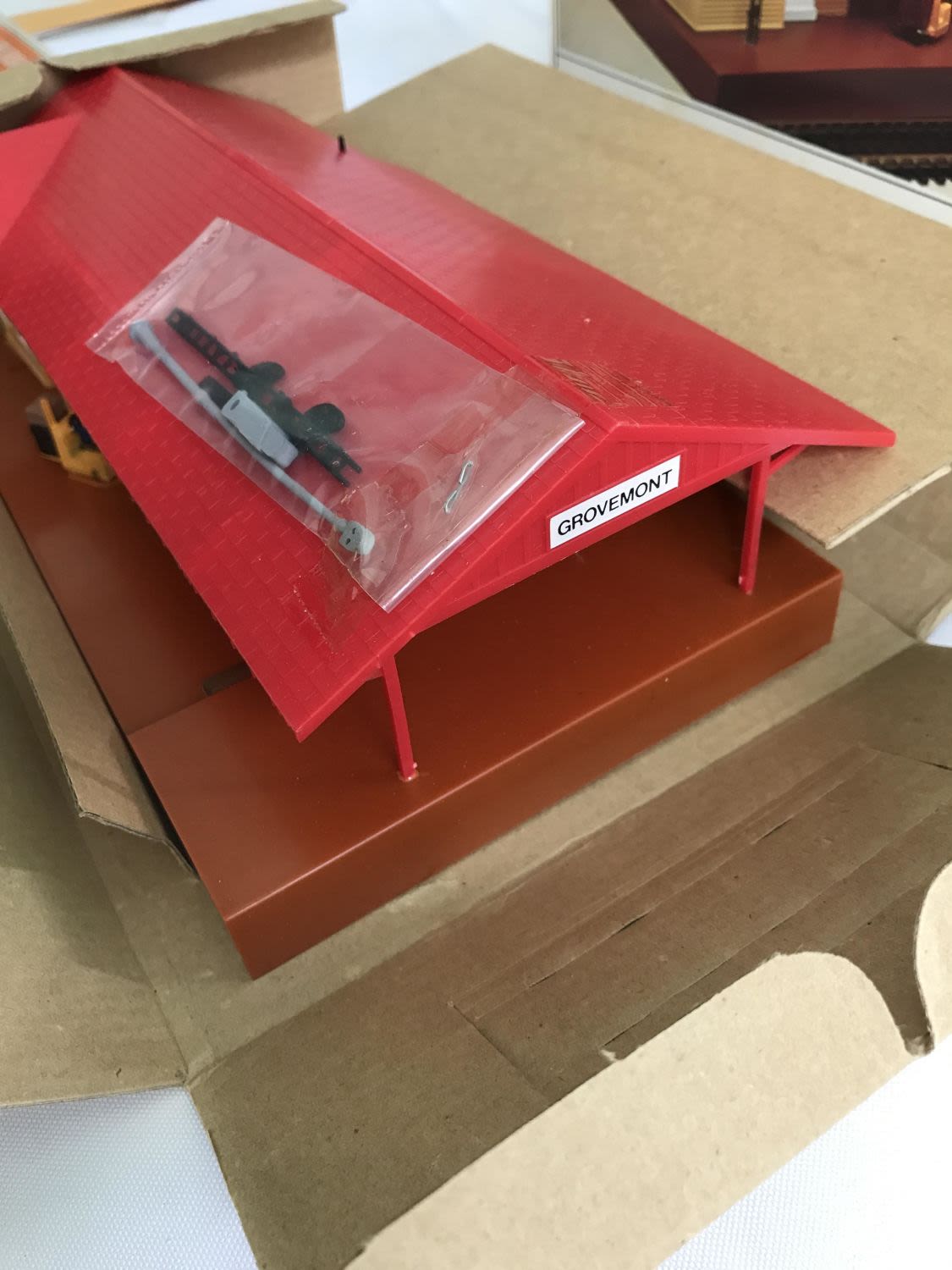 Lot 236 – Bachmann Lighted Freight Station & Suburban – The Lodge ...